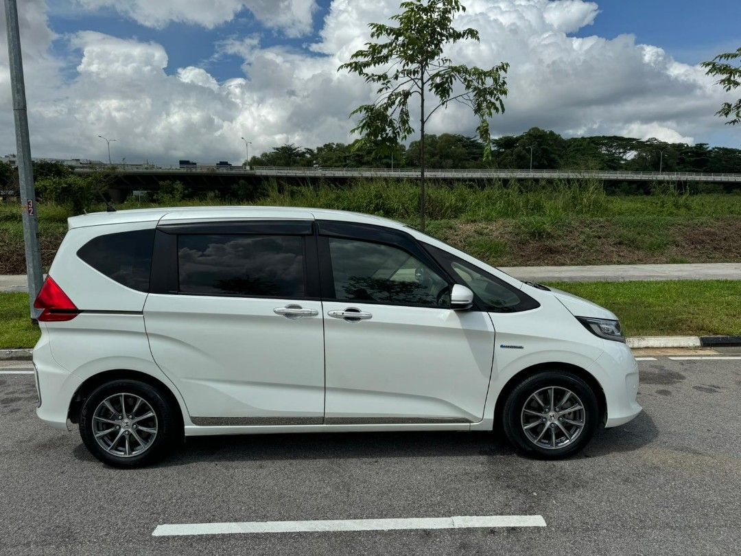 Honda Freed Hybrid 1.5A G Auto, Cars, Used Cars on Carousell
