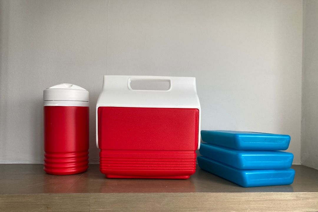 Igloo Ice Box (On wheels, comes with accessories), Furniture & Home ...