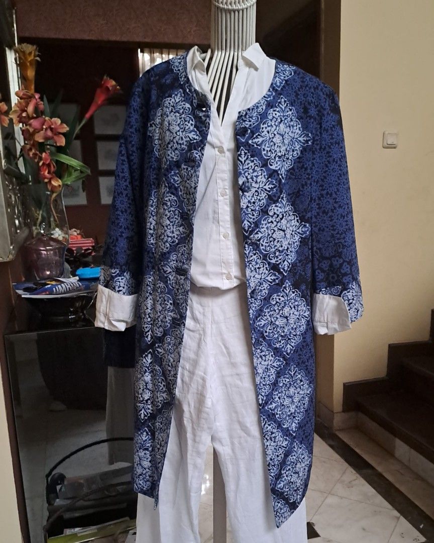 Jas batik ALLEIRA, Fesyen Wanita, Pakaian Wanita, Lainnya di Carousell