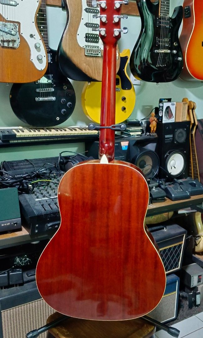 Mavis custom acoustic guitar, Hobbies & Toys, Music & Media, Musical ...