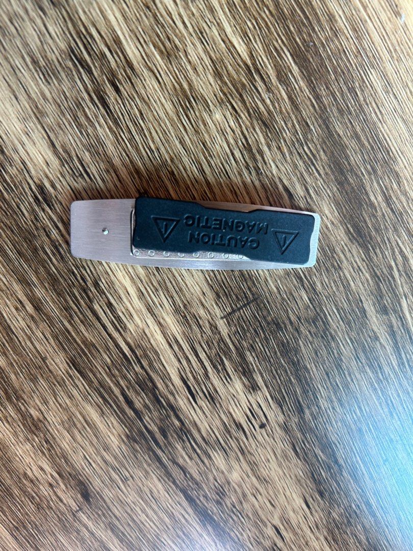 Mercedes Benz Name Tag 名牌 磁力, 汽車配件, 其他 - Carousell