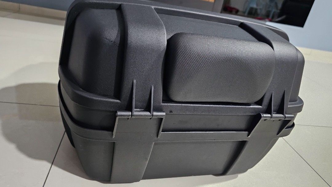 Motor cycle Top box Yunming 39L, Motorcycles, Motorcycle Accessories on ...