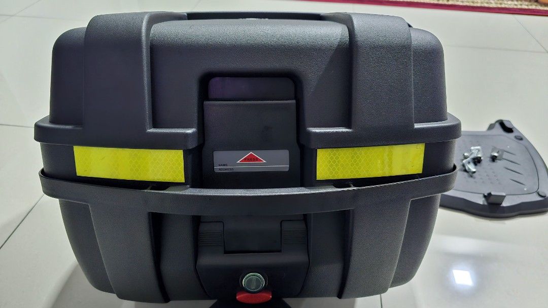 Motor cycle Top box Yunming 39L, Motorcycles, Motorcycle Accessories on ...