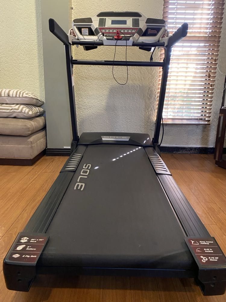 Motorized Treadmill - Sole F60, Sports Equipment, Exercise & Fitness ...