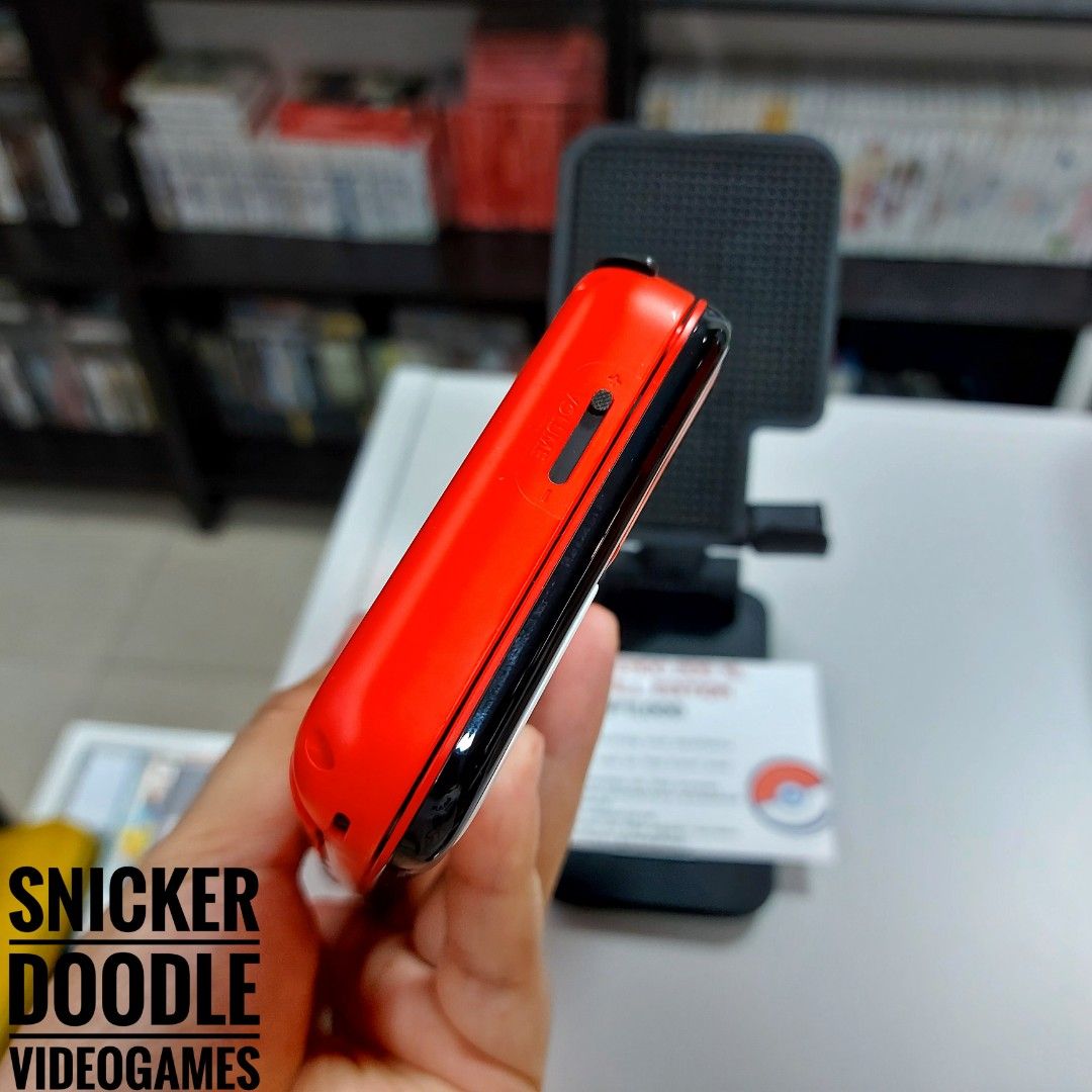 New Nintendo 2DS XL Pokeball Limited Edition, Video Gaming, Video Game ...