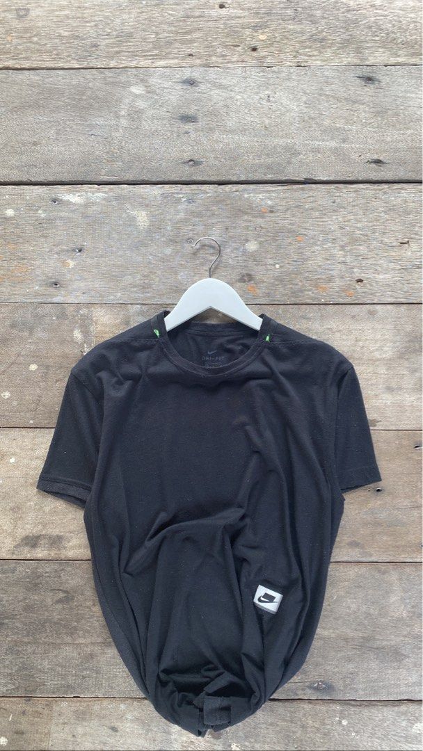 Nike simple design, Women's Fashion, Activewear on Carousell