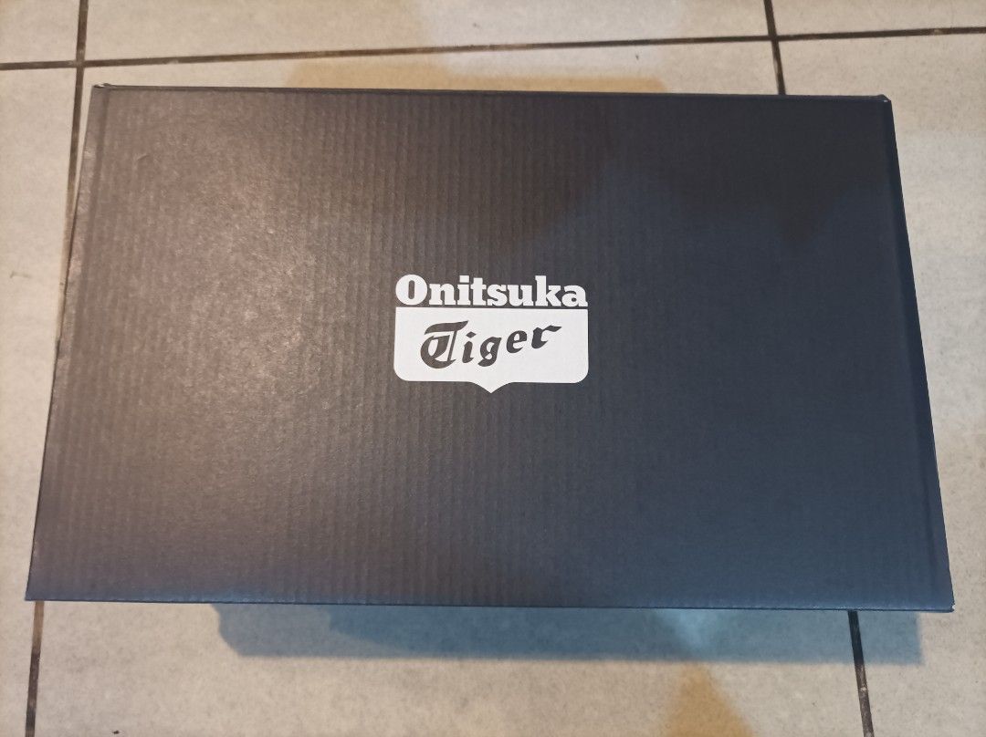 Onitsuka Tiger Shoe Box, Men's Fashion, Footwear, Casual Shoes on Carousell