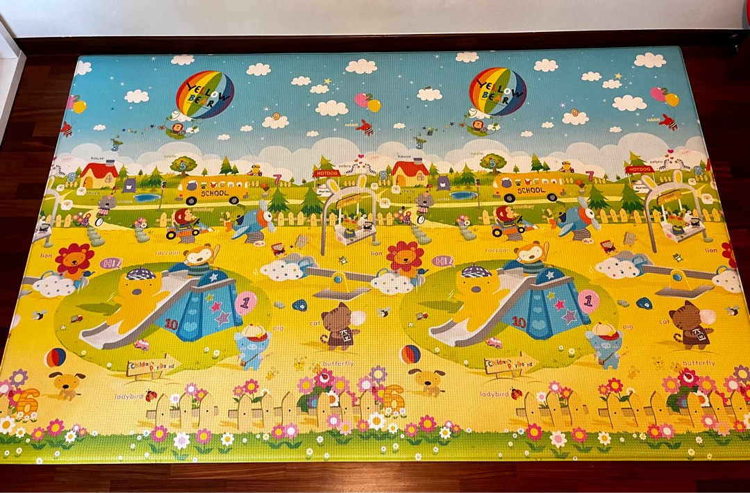 Parklon Playmat with free Lego table plus 2 chairs, Babies & Kids, Baby ...