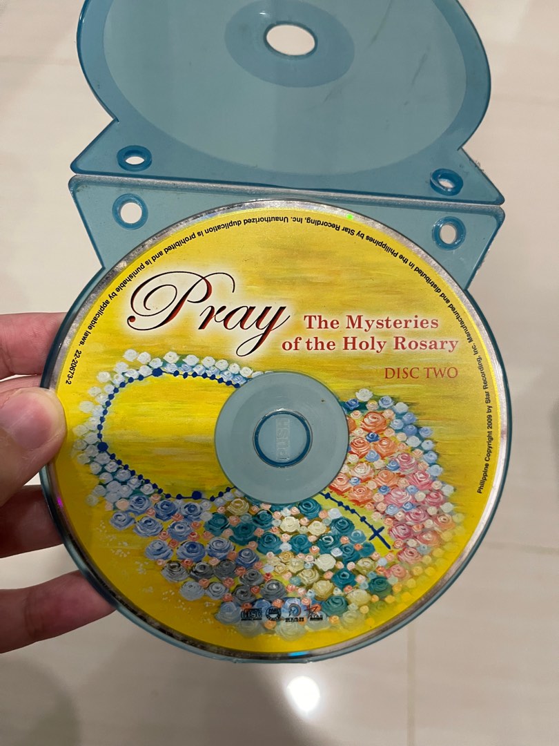 pray the mysteries of the holy rosary, Hobbies & Toys, Music & Media ...