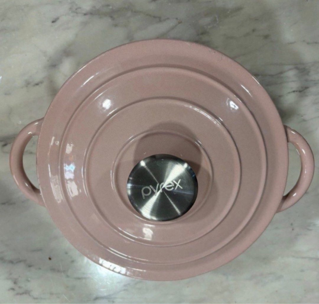 Pyrex 2.5L Cooking Pot (20cm), Furniture & Home Living, Kitchenware ...