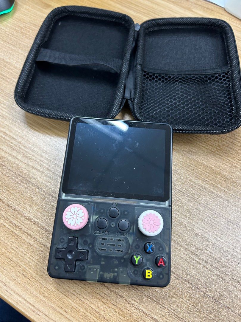 R35s Retro Gaming Console, Hobbies & Toys, Toys & Games on Carousell