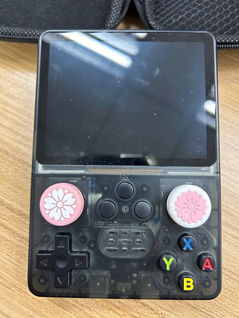R35s Retro Gaming Console, Hobbies & Toys, Toys & Games on Carousell
