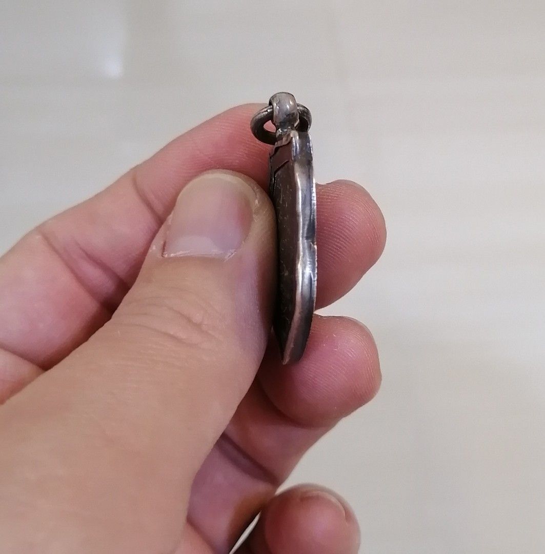 Rahu Lp Pin Wat Srisathong Thai amulet, Hobbies & Toys, Memorabilia ...