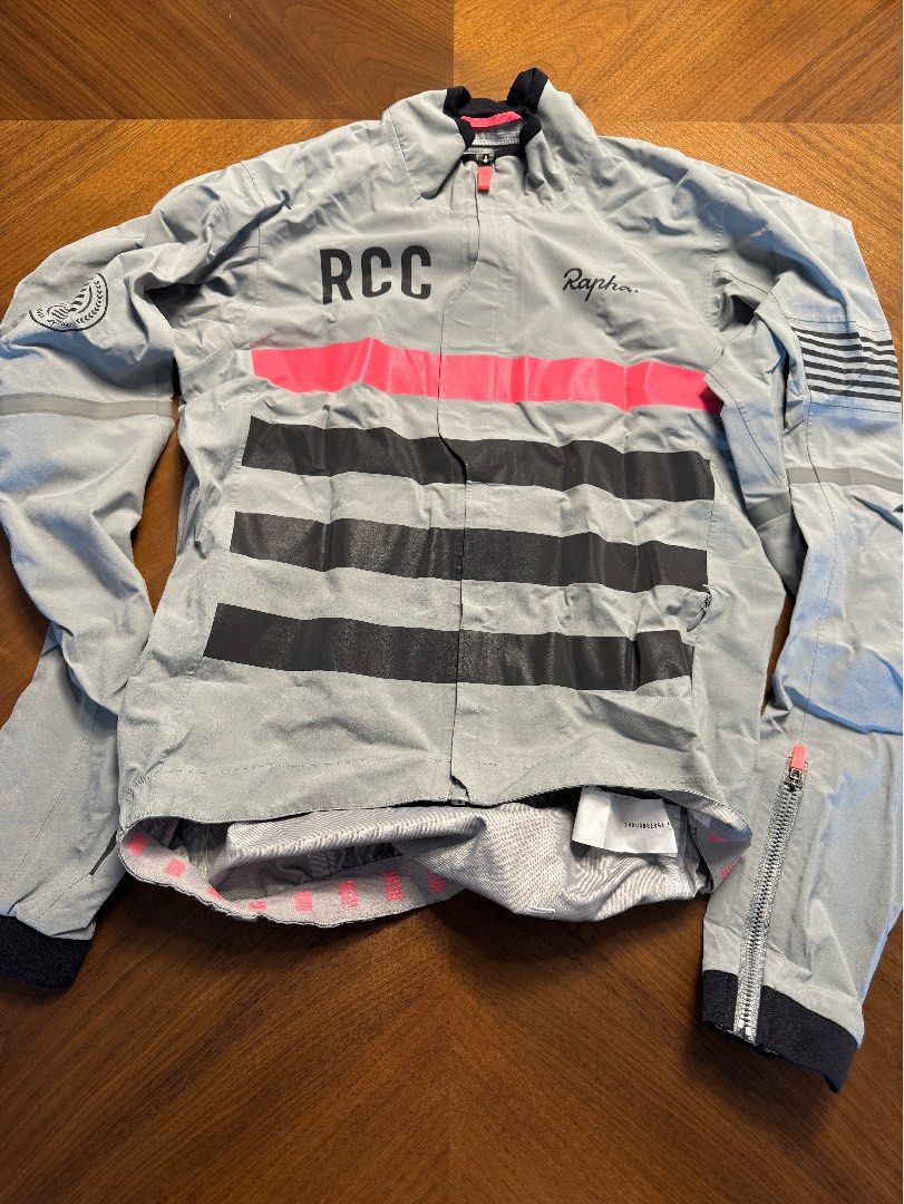 Rapha RCC Rain Jacket, Men's Fashion, Activewear on Carousell