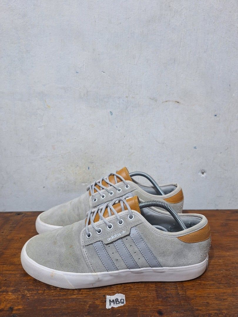 Sepatu second original Adidas seeley size 42,5, Fesyen Pria, Sepatu ...