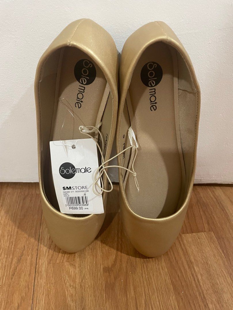 Solemate Golden Flats, Women's Fashion, Footwear, Flats & Sandals on ...