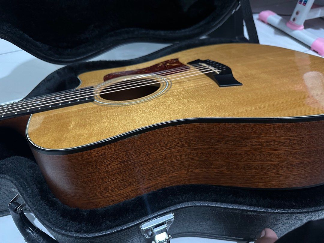 Taylor 310ce with LR Baggs Anthem, Hobbies & Toys, Music & Media ...