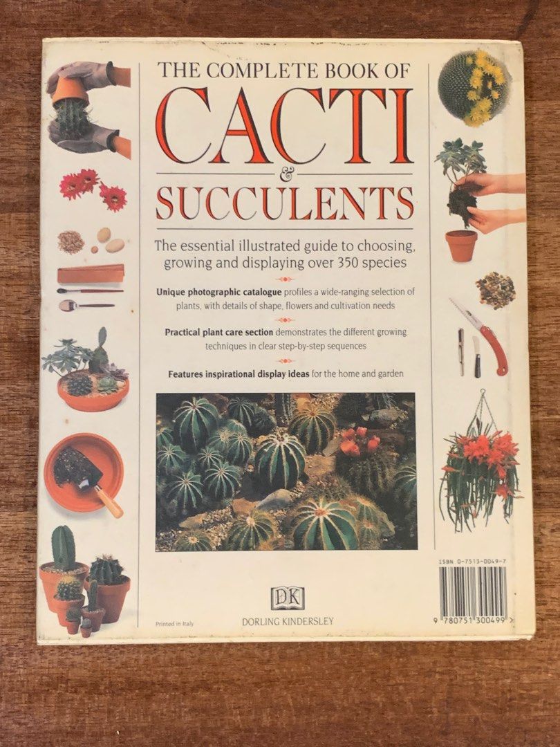 THE COMPLETE BOOK OF CACTI & SUCCULENTS ; The definitive practical ...