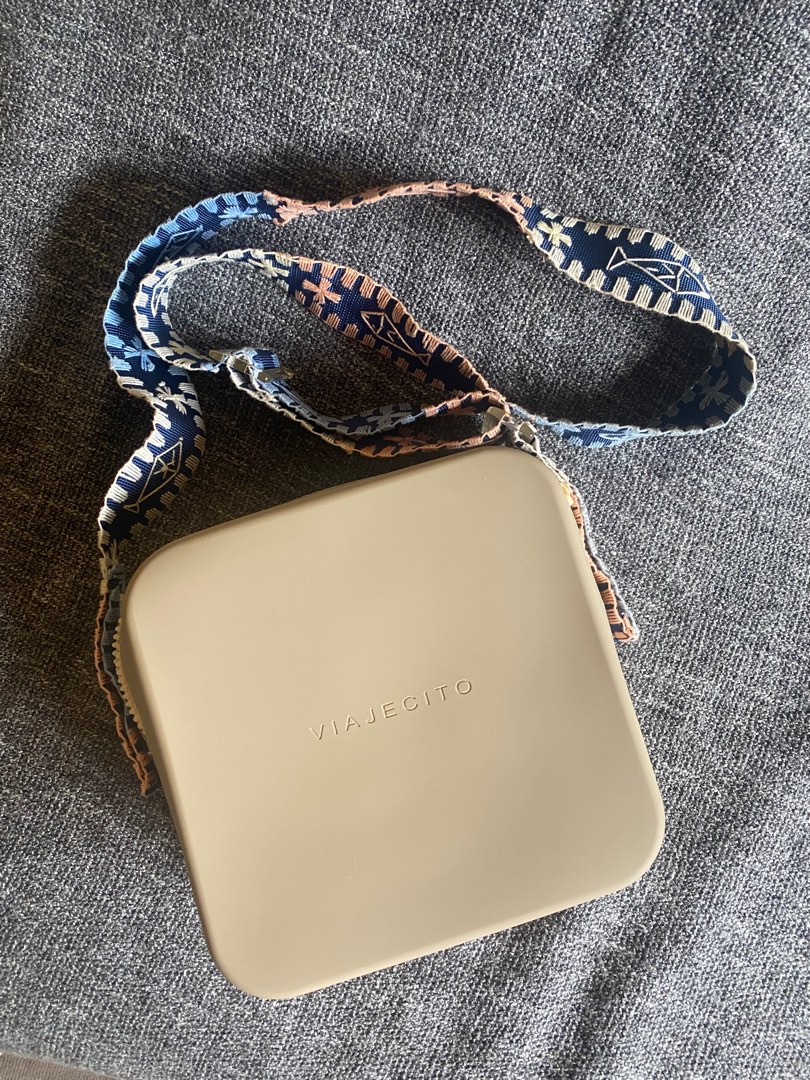 Viajecito XL splashkit with Piopio strap, Women's Fashion, Bags ...