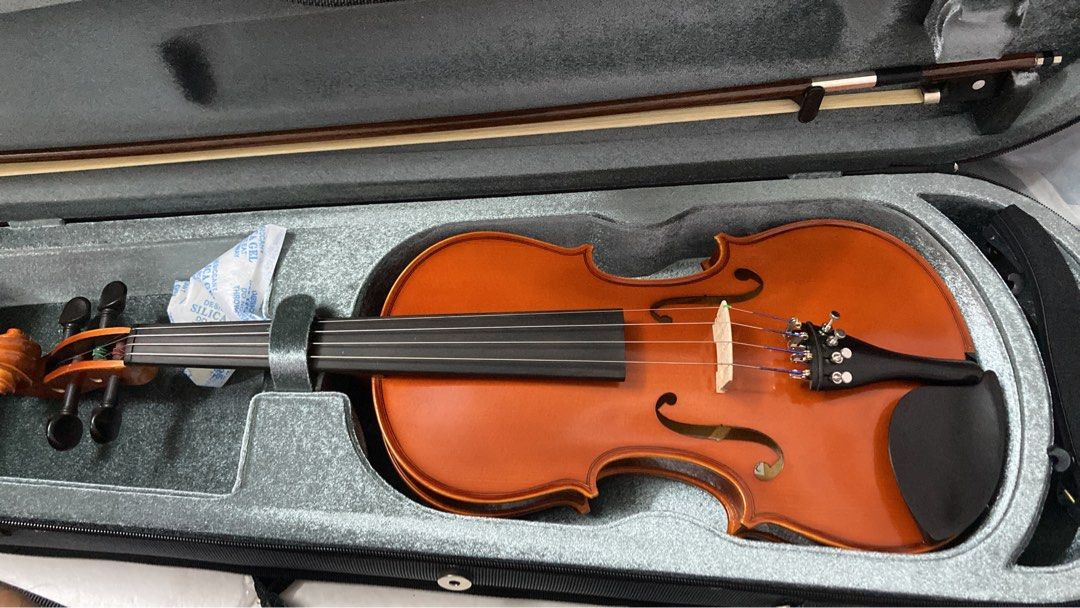 Yamaha Violin, Hobbies & Toys, Music & Media, Musical Instruments on ...