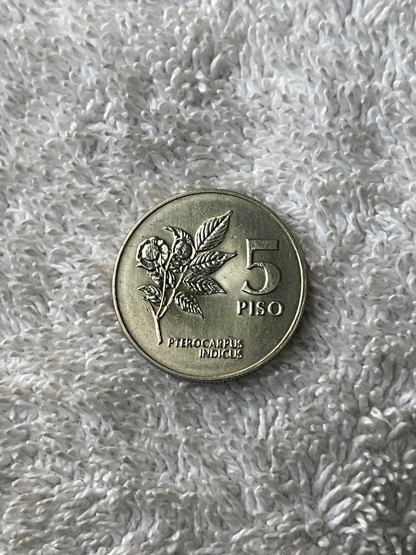 5 piso 1993 Philippine coin, semi hard to find with cud error, Hobbies ...