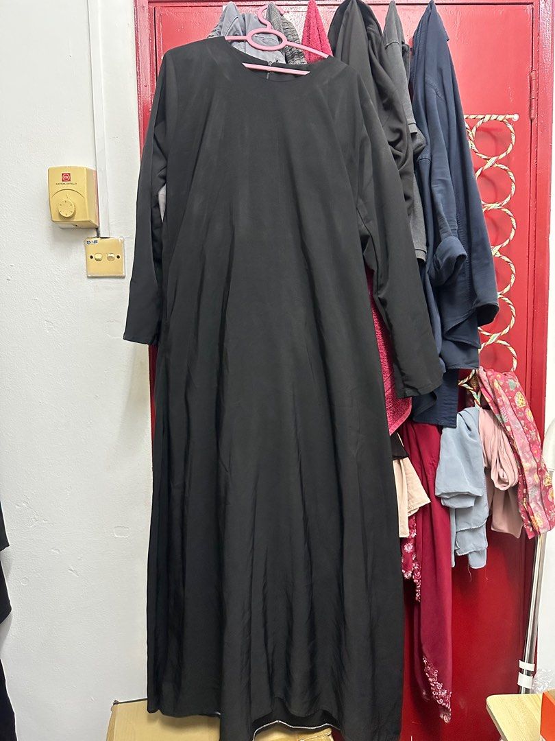 Abaya bunga bunga, Women's Fashion, Muslimah Fashion, Kaftans & Jubahs ...