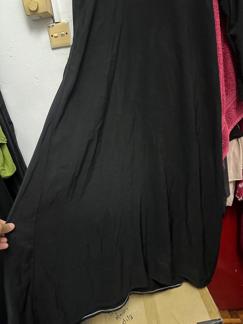 Abaya bunga bunga, Women's Fashion, Muslimah Fashion, Kaftans & Jubahs ...