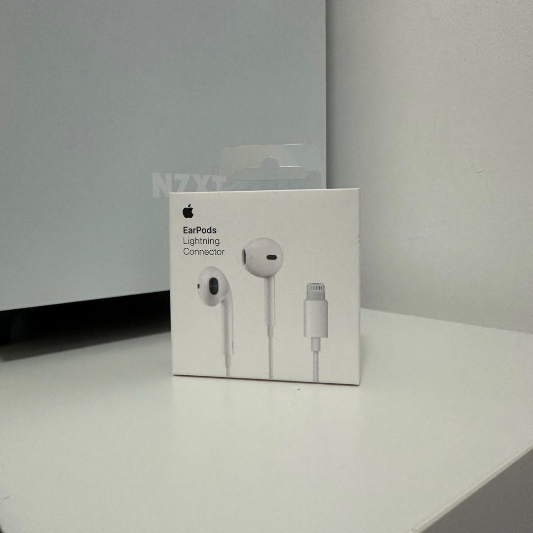 Authentic Apple Earpods w/ Lightning Connector, Audio, Earphones on ...