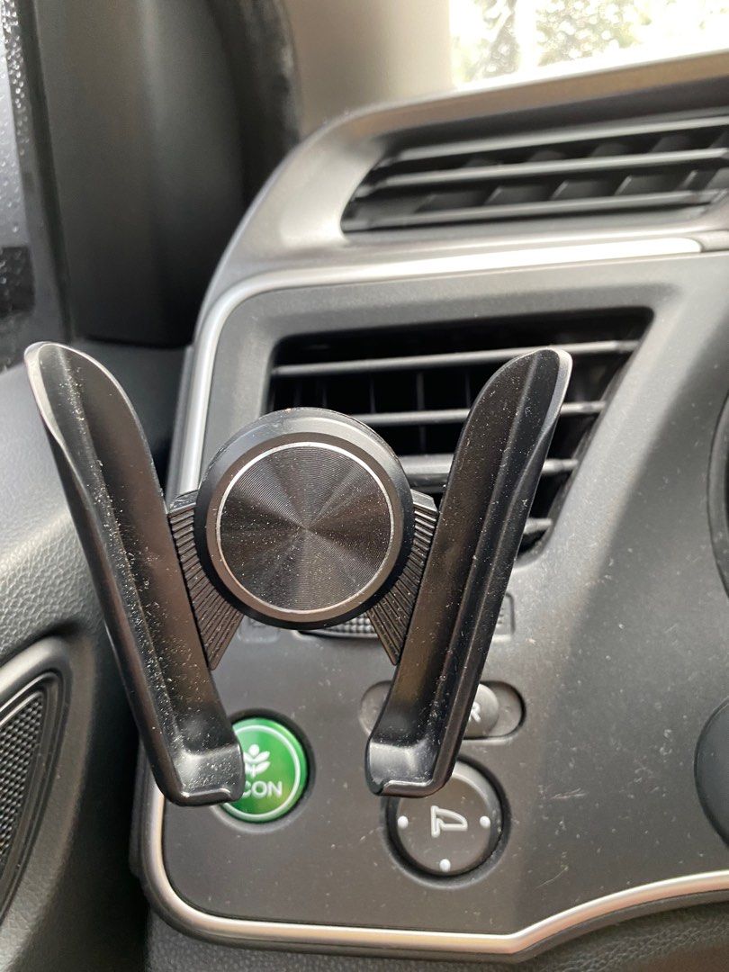 Simjin Car Phone Holder, Everything Else, Looking For on Carousell