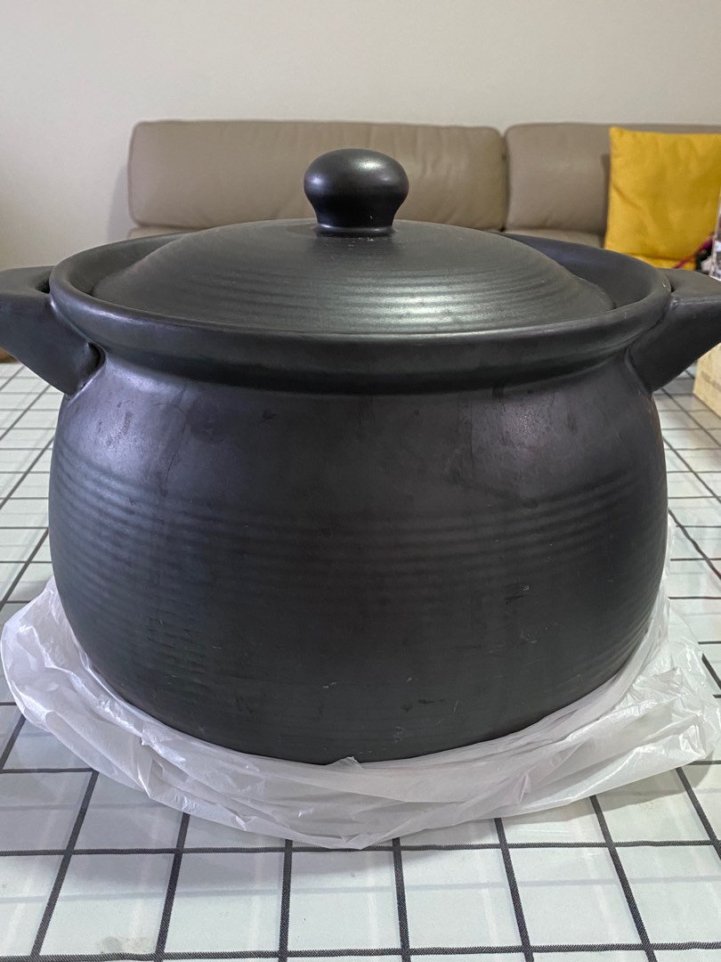 Claypot, Furniture & Home Living, Kitchenware & Tableware, Cookware & Accessories on Carousell