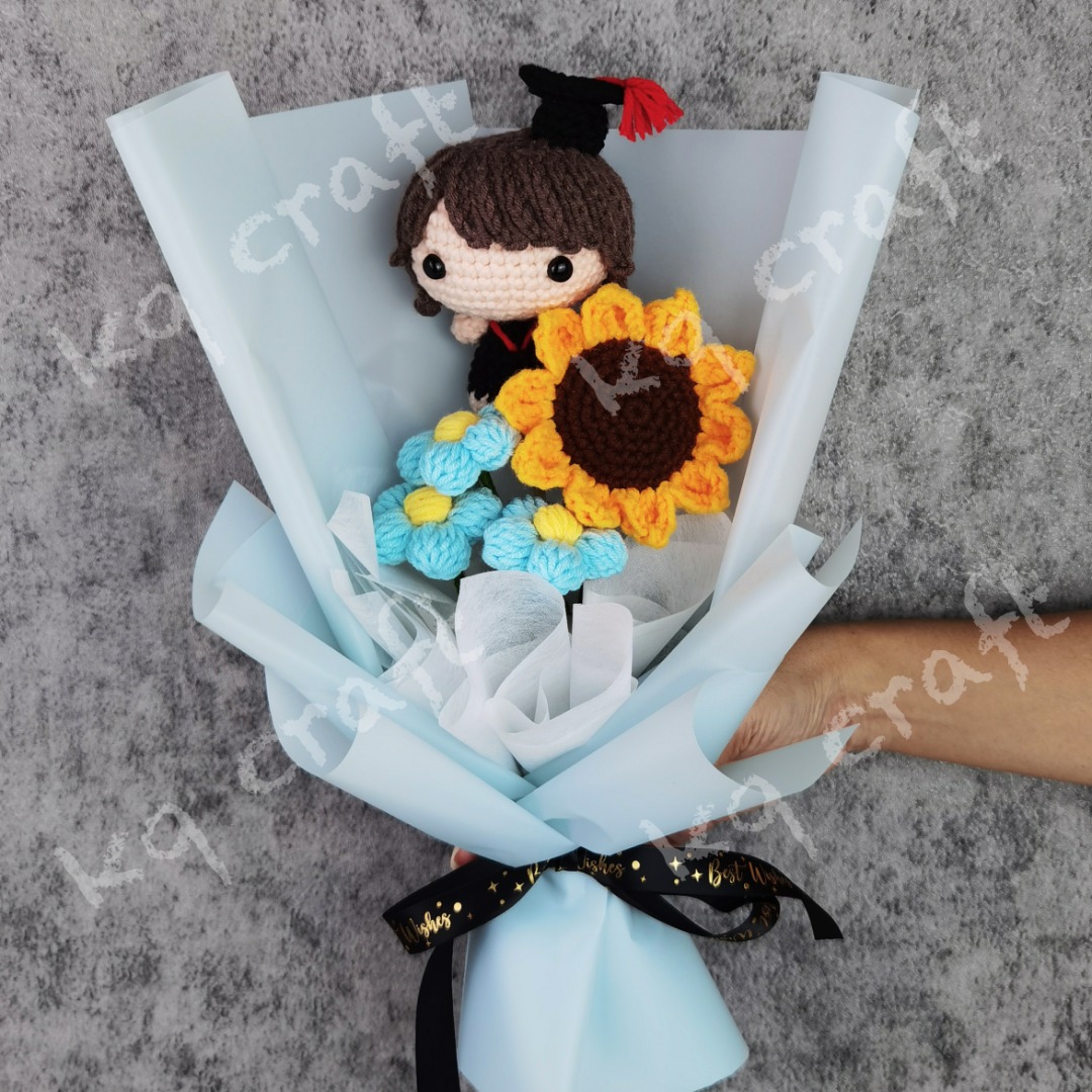 [Customiseable] Graduation Flower Bouquet | Crochet Graduation Bouquet ...
