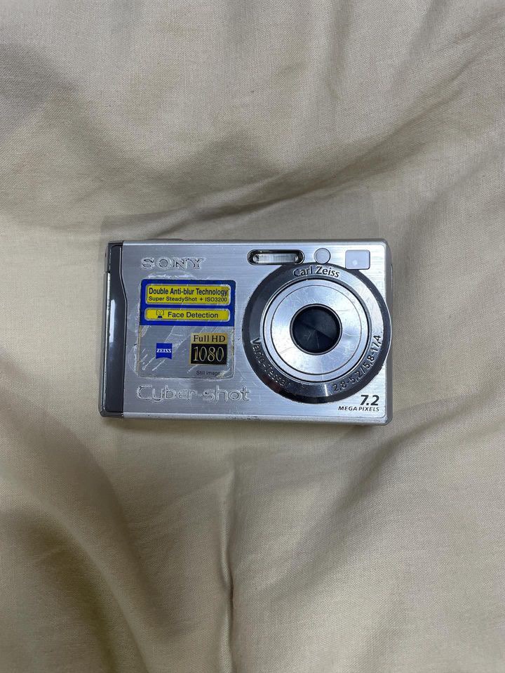 Digital Camera Sony Cyber-Shot DSC-W80 (digicam), Photography, Cameras on Carousell
