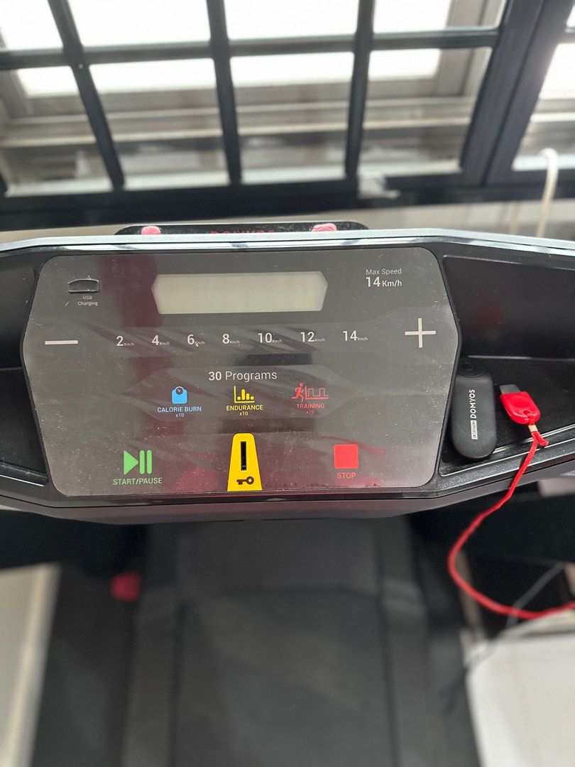 Domyos run100 treadmill (Decathlon), Sports Equipment, Exercise ...