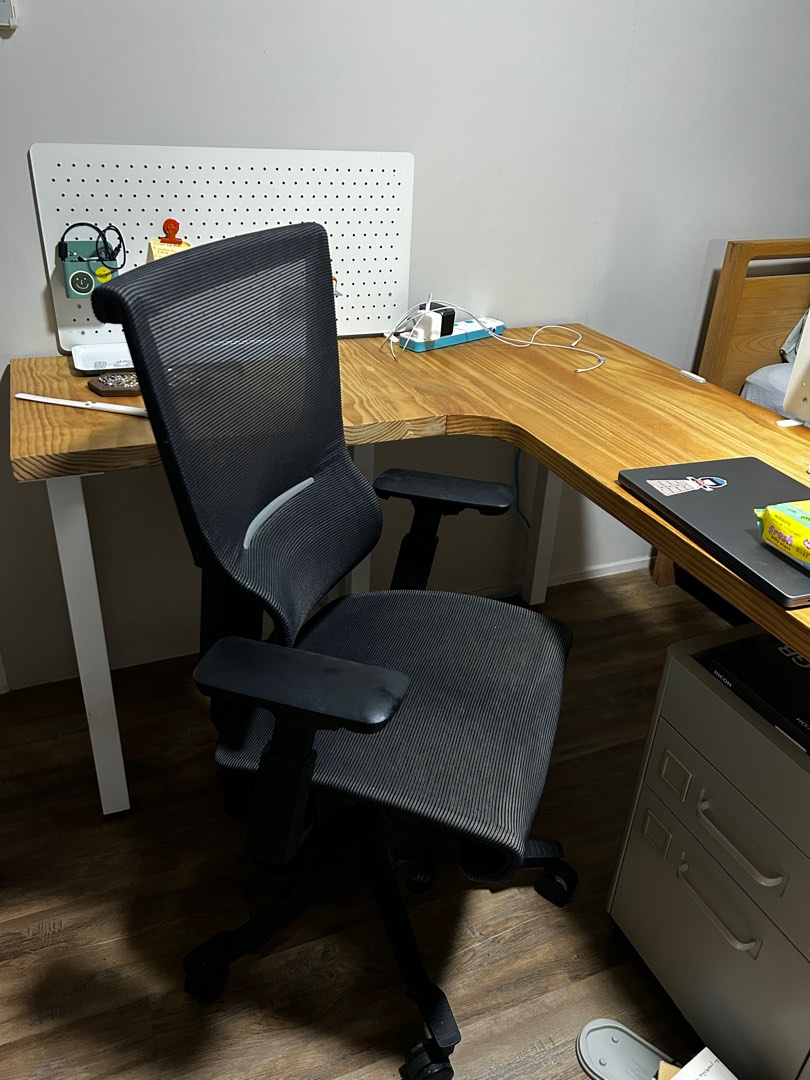 Ergotune Classic, Furniture & Home Living, Furniture, Chairs on Carousell