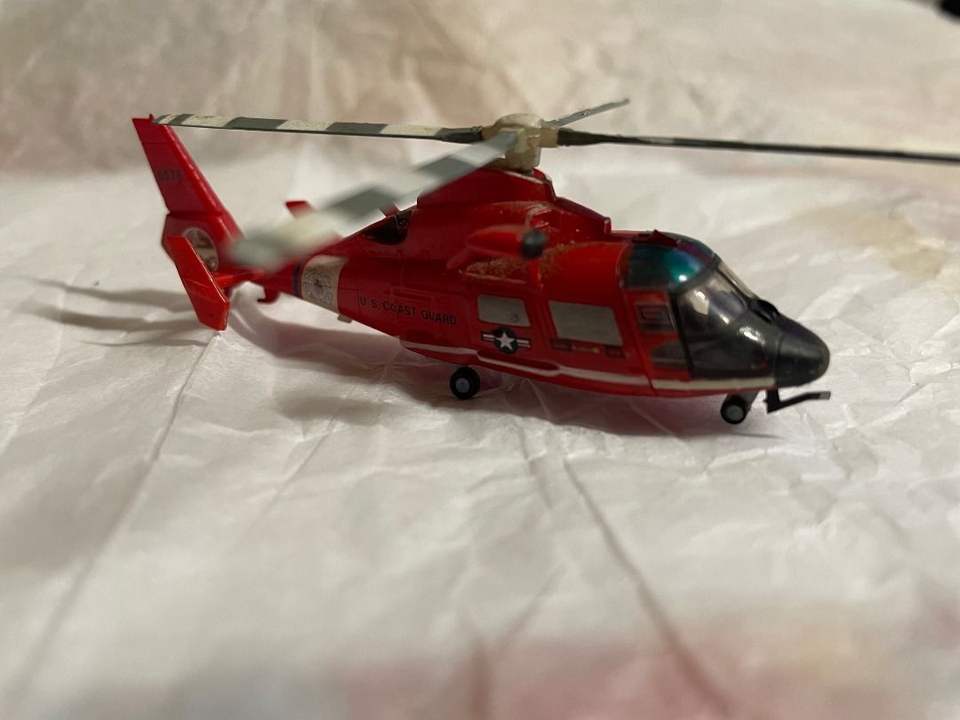 F-Toys: Heliborne Collection 3 - UH-60 (JSDF Sikorsky UH-60 Blackhawk / JGSDF Rescue UH-60 Black ...