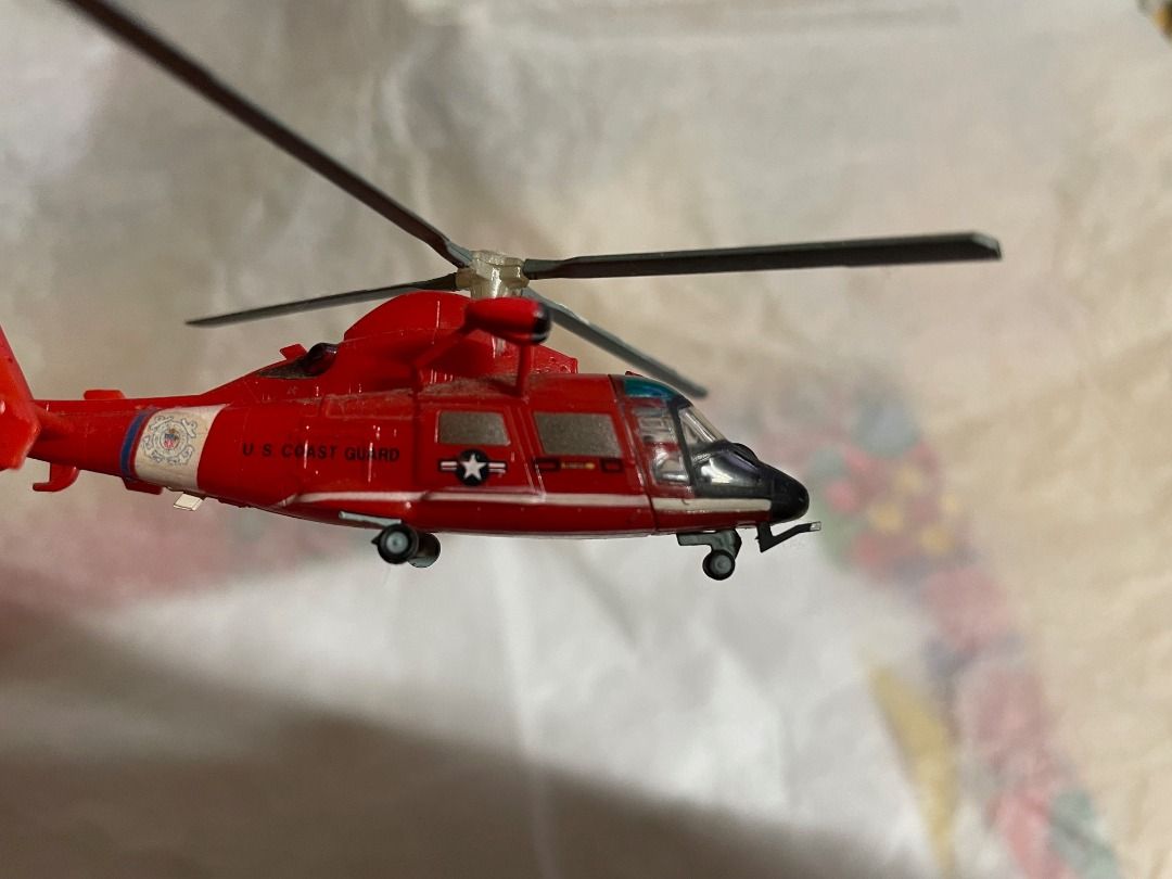 F-Toys: Heliborne Collection 3 - UH-60 (JSDF Sikorsky UH-60 Blackhawk / JGSDF Rescue UH-60 Black ...
