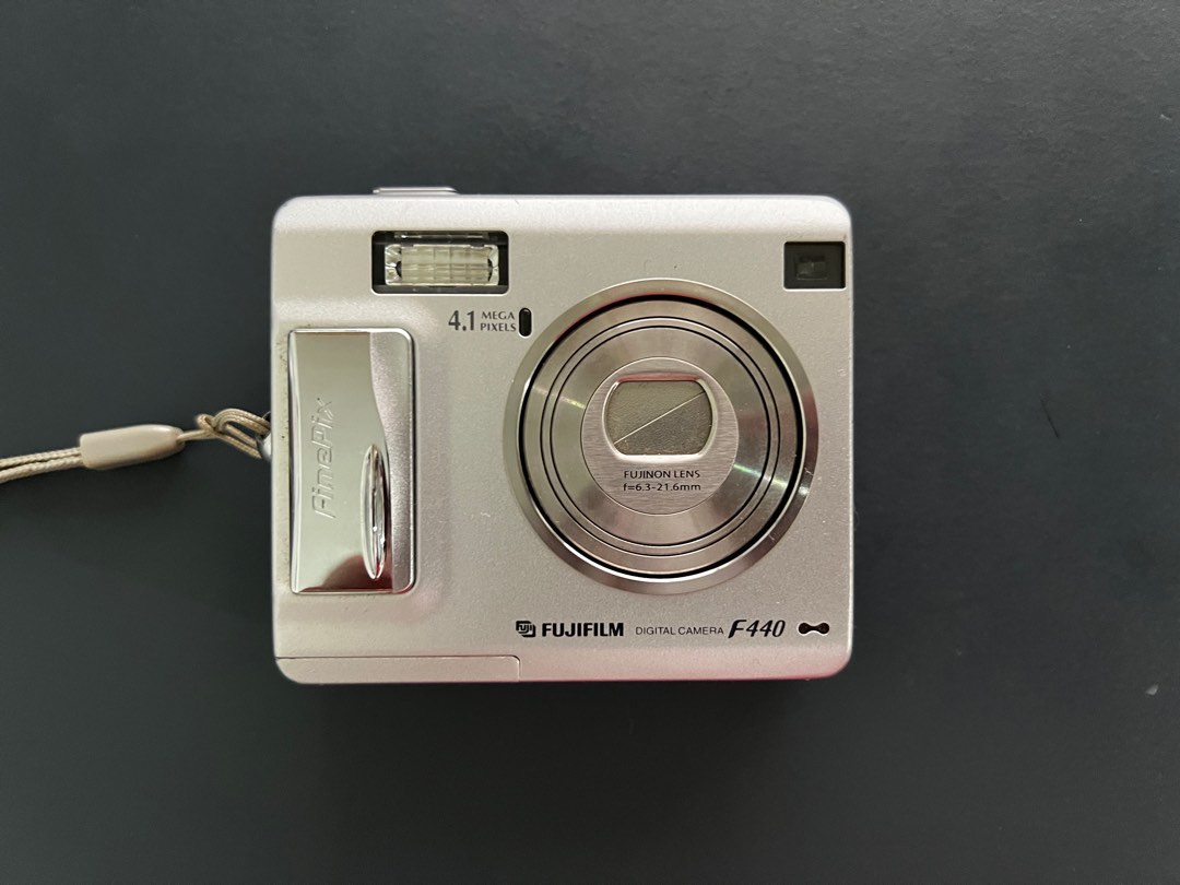 Fujifilm F440 digital camera 富士相機 4.1 megapixel, 攝影器材, 相機 - Carousell
