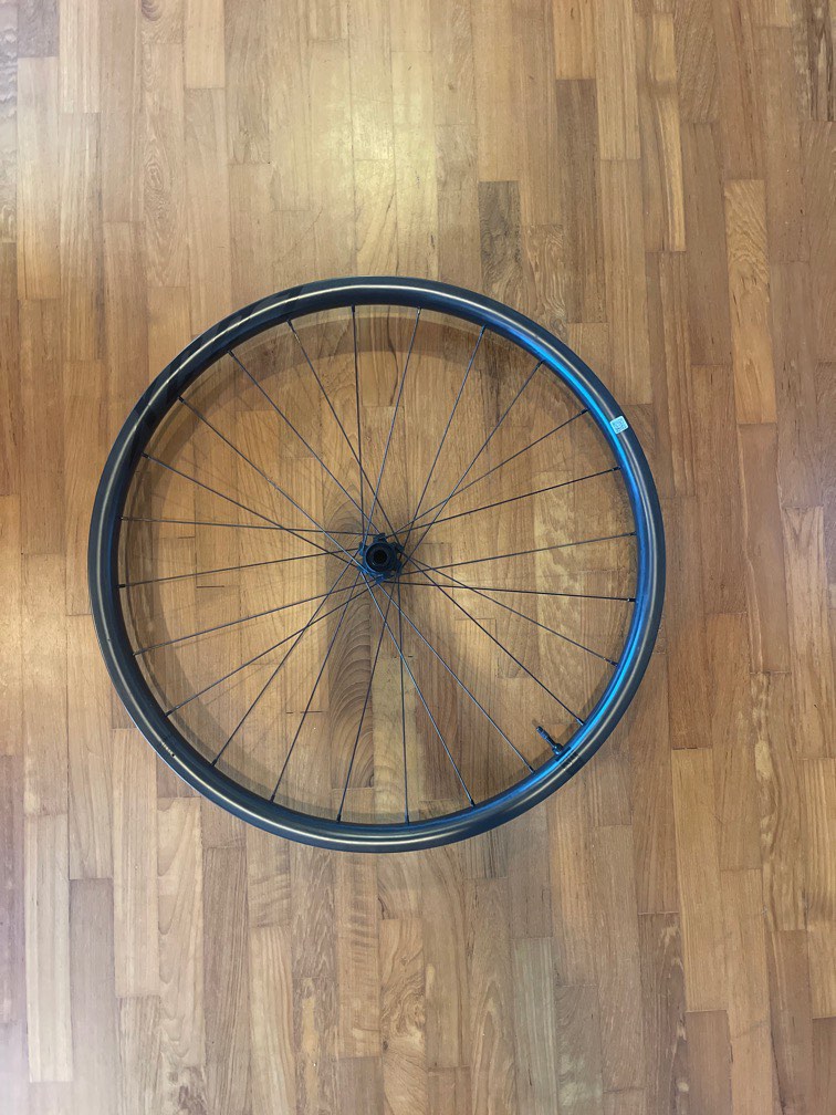 Giant XCR 1 30 Carbon WheelSystem, Sports Equipment, Bicycles & Parts ...