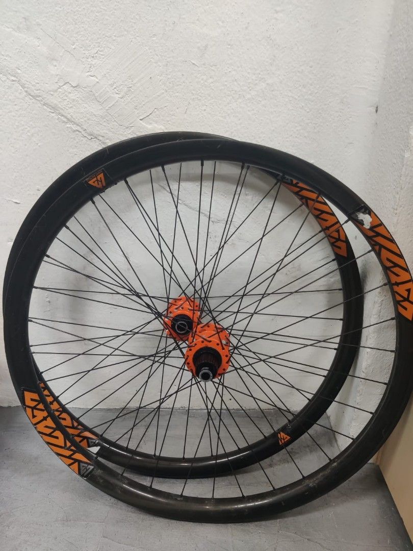 Lightbicycle carbon wheelset with onyx classic hubs 29er microspline ...