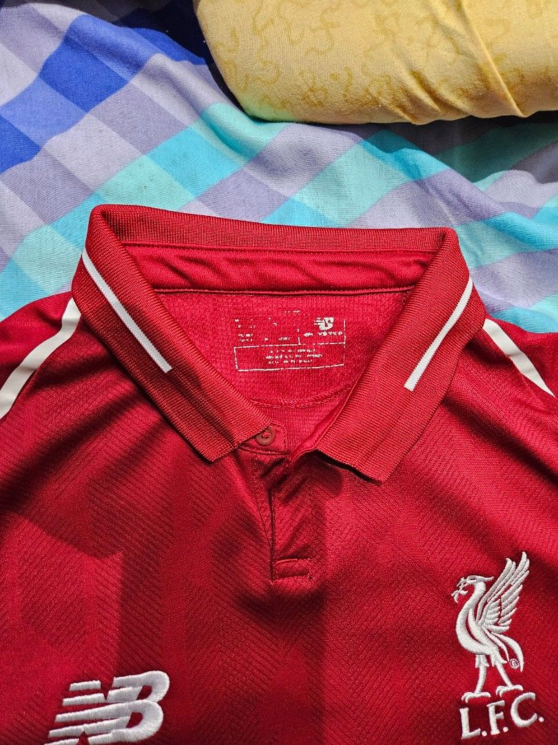 Liverpool 18/19 home kit, Men's Fashion, Activewear on Carousell