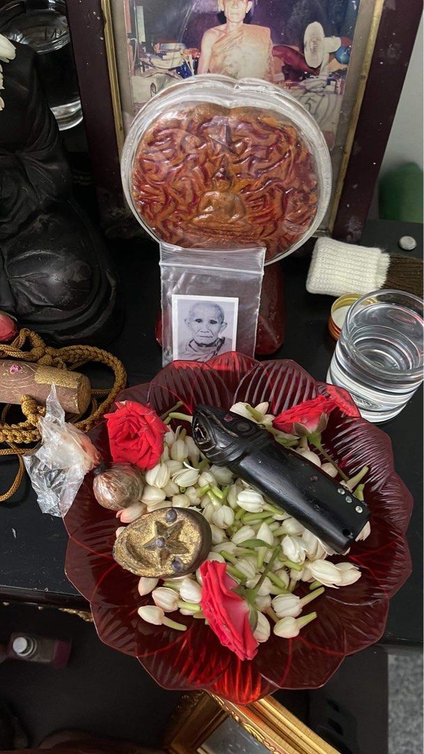 LP Pinak Palakit Hua Che Mok (black wood) Golden tongue, Hobbies & Toys ...