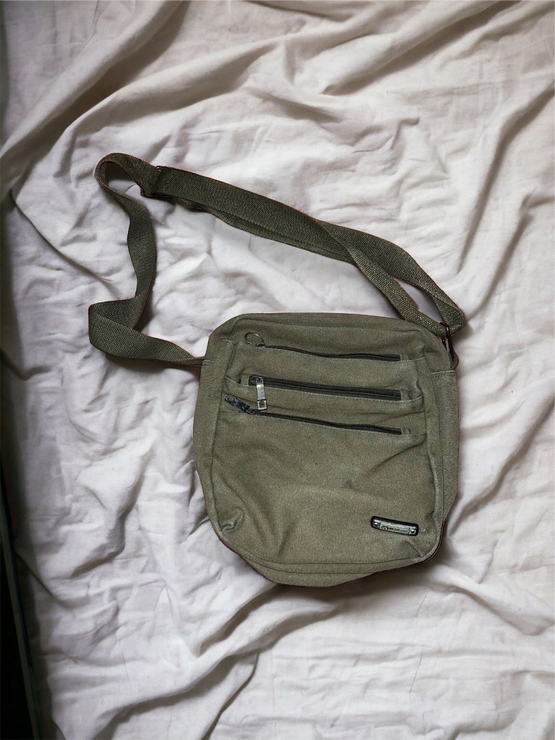 Meijieluo, Men's Fashion, Bags, Sling Bags on Carousell