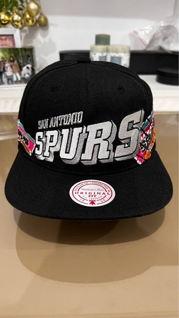 Mitchell & Ness San Antonio Spurs Snapback cap, Men's Fashion, Watches ...