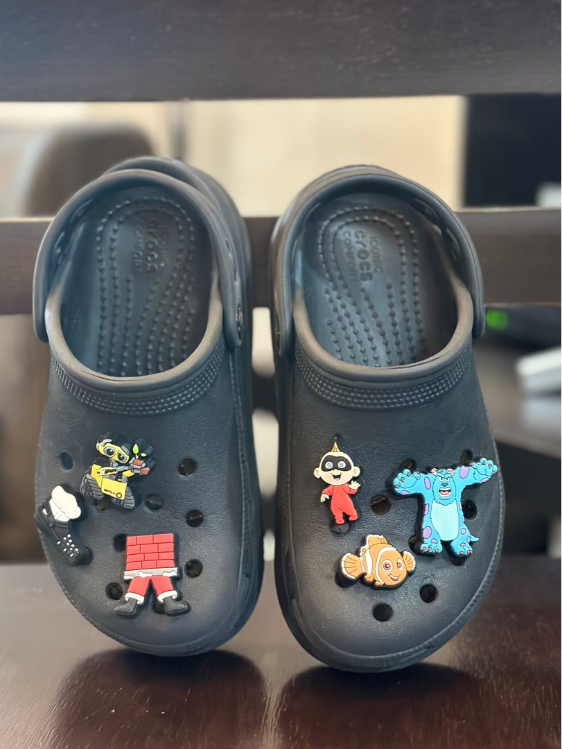 Original Crocs (4-5years old) + Vans old skool (4-5years old) bundle ...