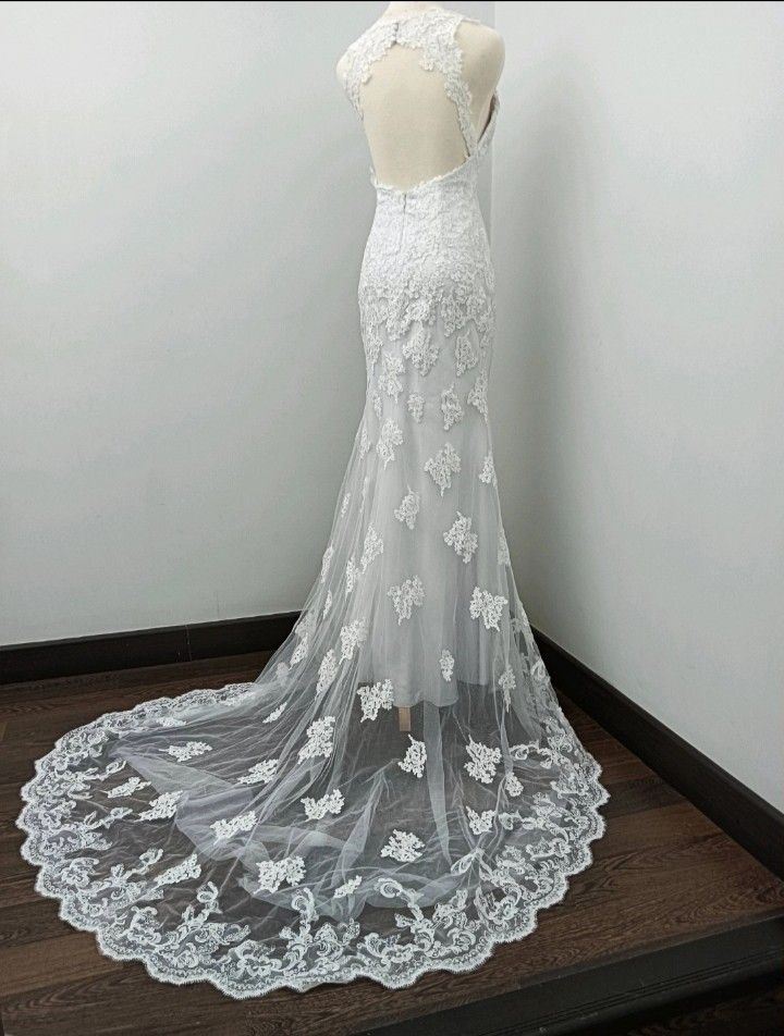 Sample Sales - Simple Bridal Dress, Women's Fashion, Dresses & Sets ...