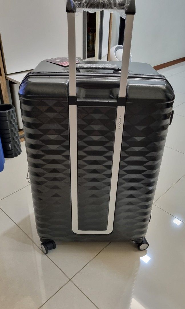 Samsonite 28 inches polygon spinner luggage, Hobbies & Toys, Travel ...