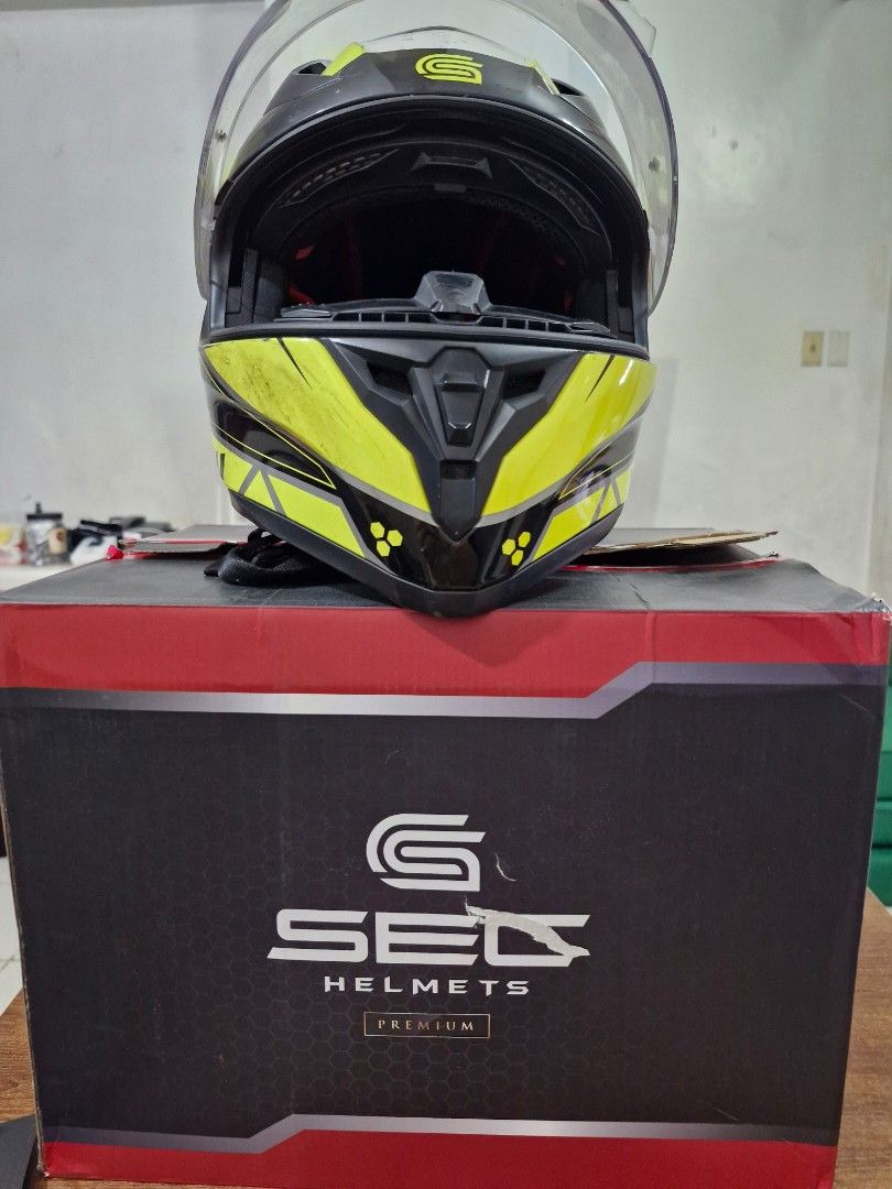SEC HIVE full face helmet - XL, Motorbikes, Motorbike Parts ...