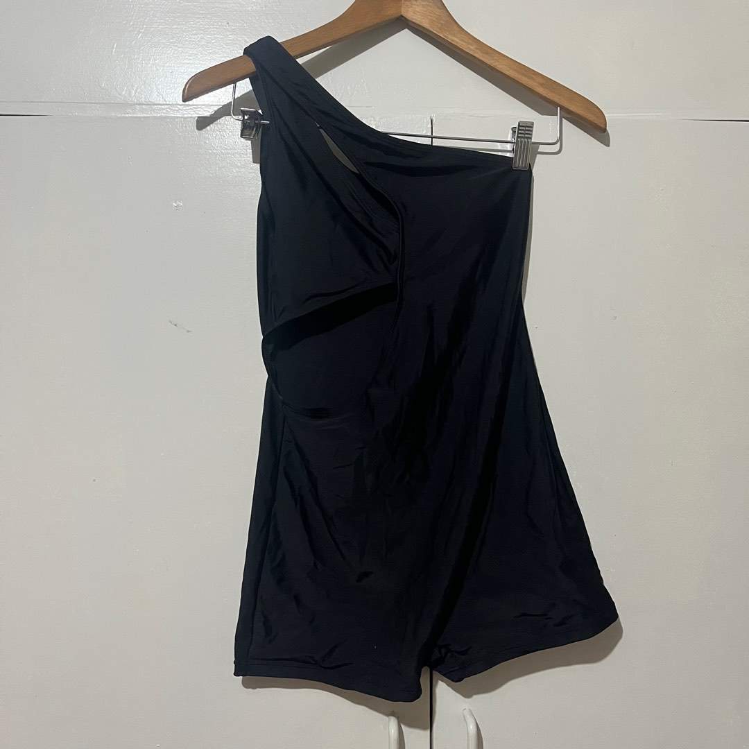 Shein Venus Cut One Piece, Women's Fashion, Activewear on Carousell