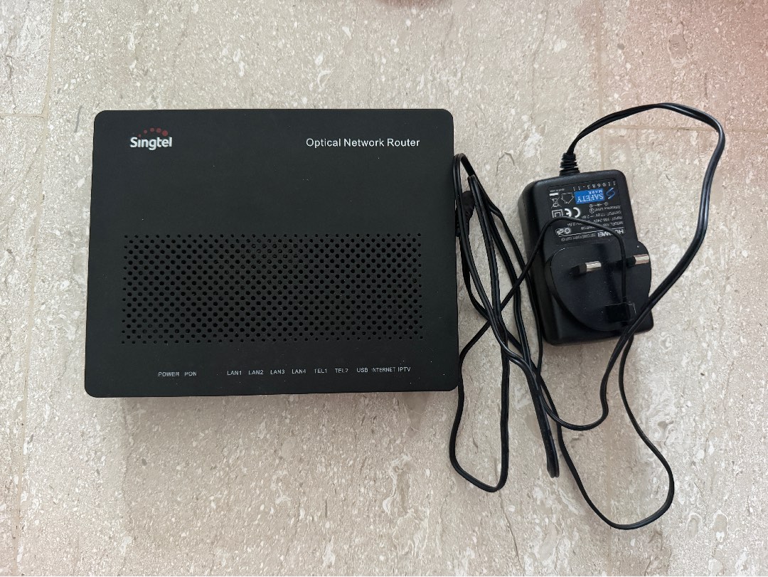 Singtel Huawei Optical network router, Computers & Tech, Parts ...