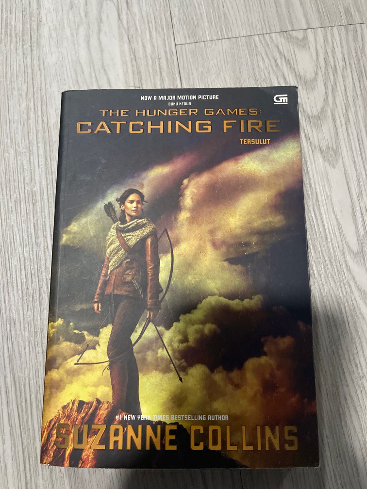 The Hunger Games Catching Fire, Buku & Alat Tulis, Buku di Carousell